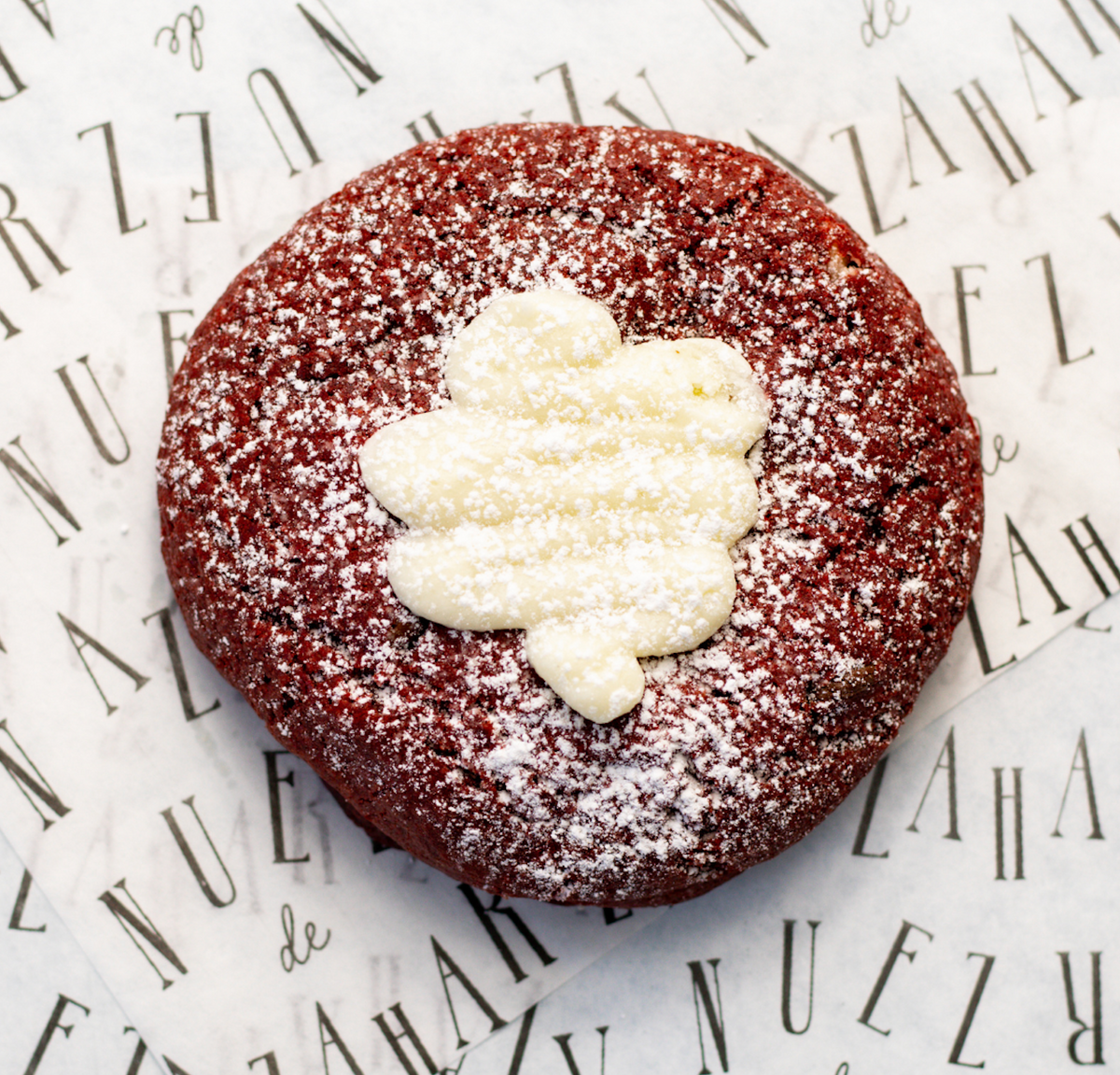 Creamy Red Velvet Cookie – Nuez de Azahar